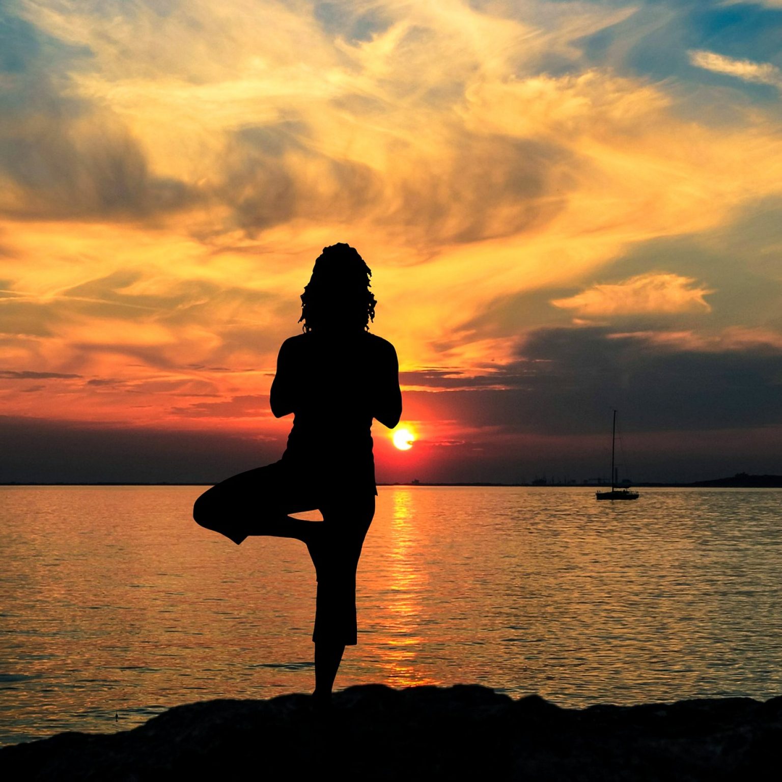 Yoga in Barca a Vela in Sardegna eng – Cruise Sail